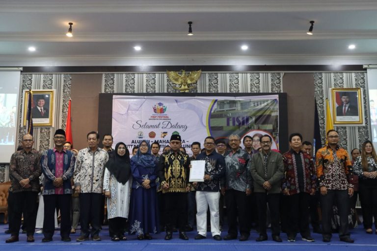 Pengukuhan dan Pelantikan IKA FISIP UNMUL: Gandeng Lembaga Strategis ...